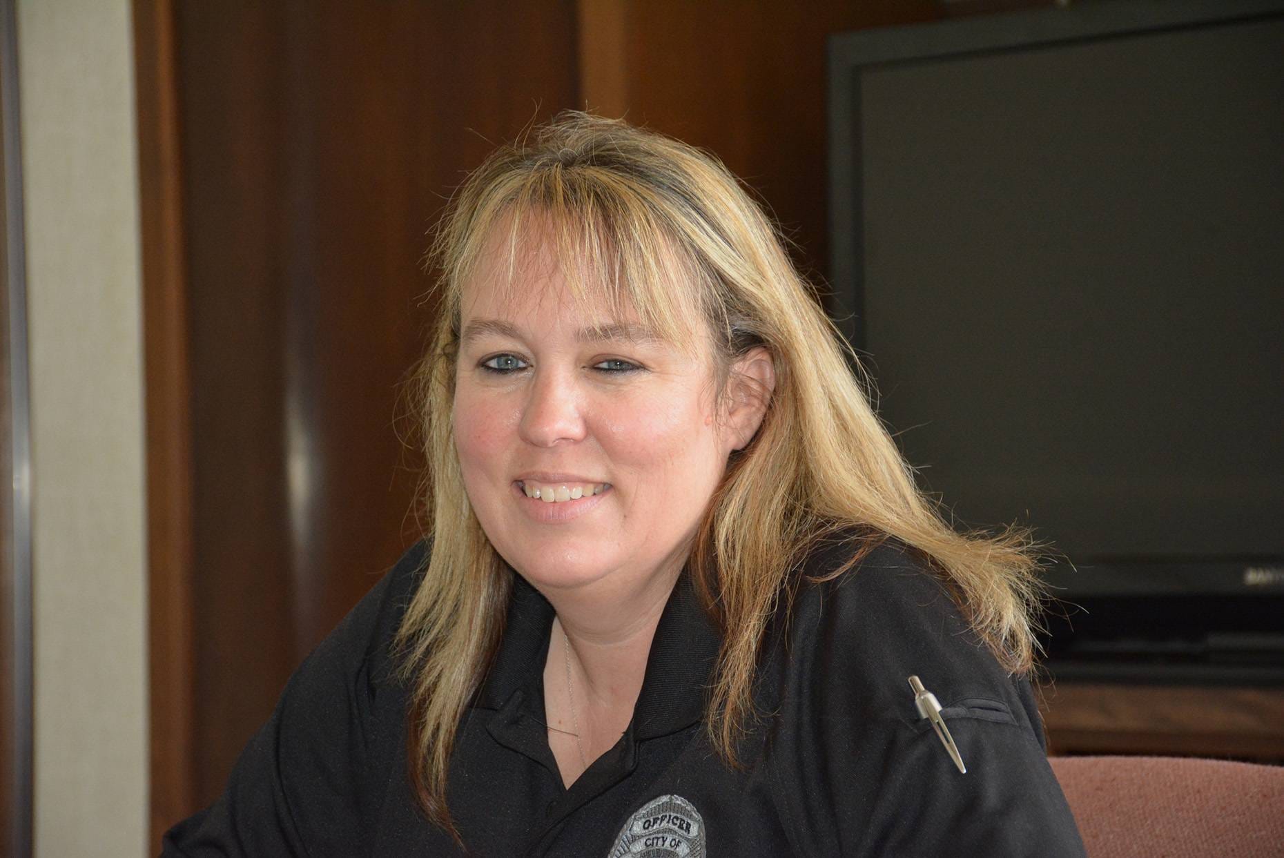 Humboldt woman strives to be a dog s best friend - The Iola Register