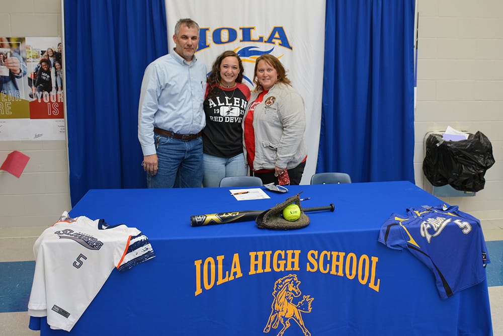 Red Devil dreams come true for IHS senior - The Iola Register