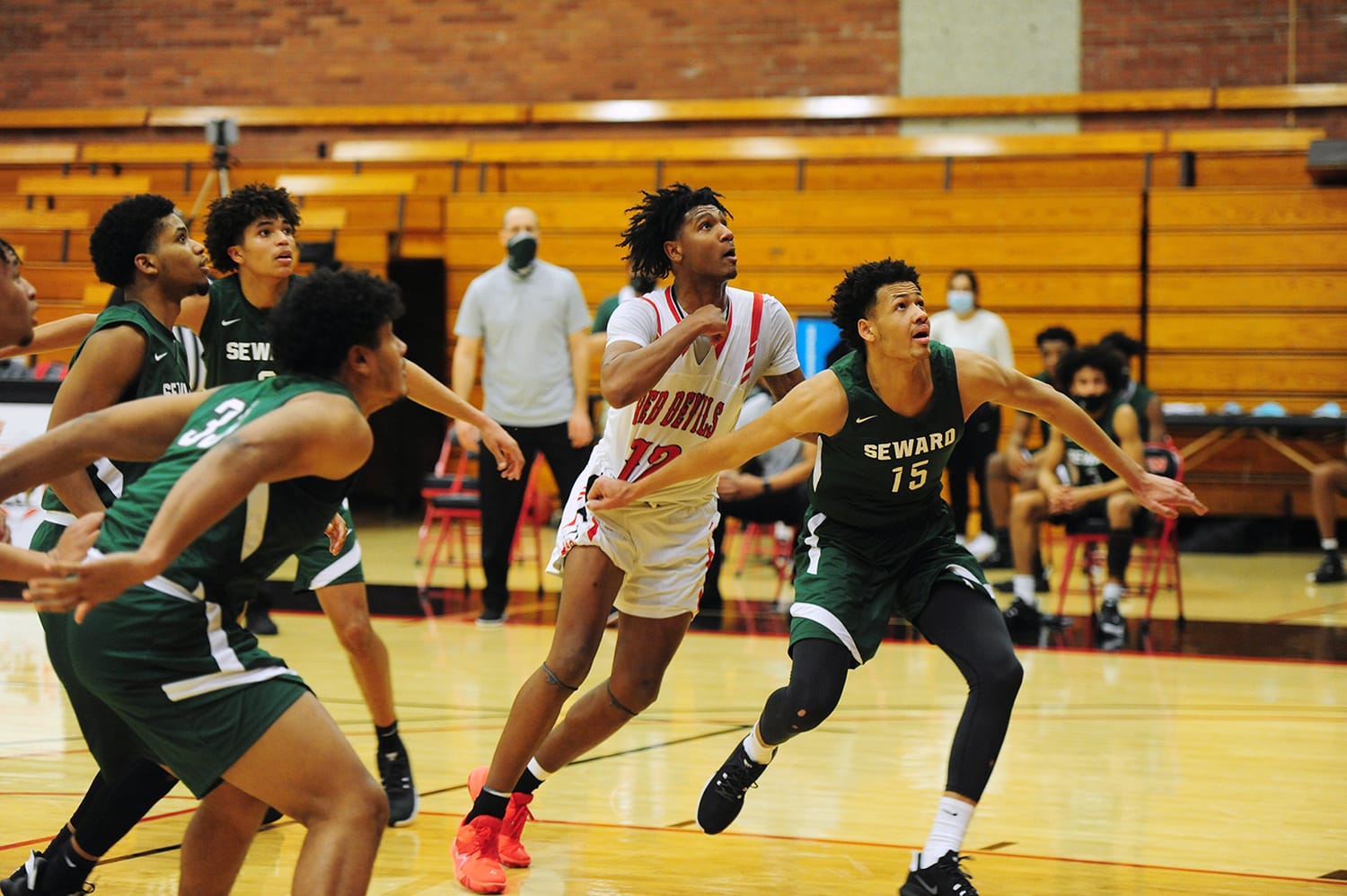 Red Devils sink Seward - The Iola Register