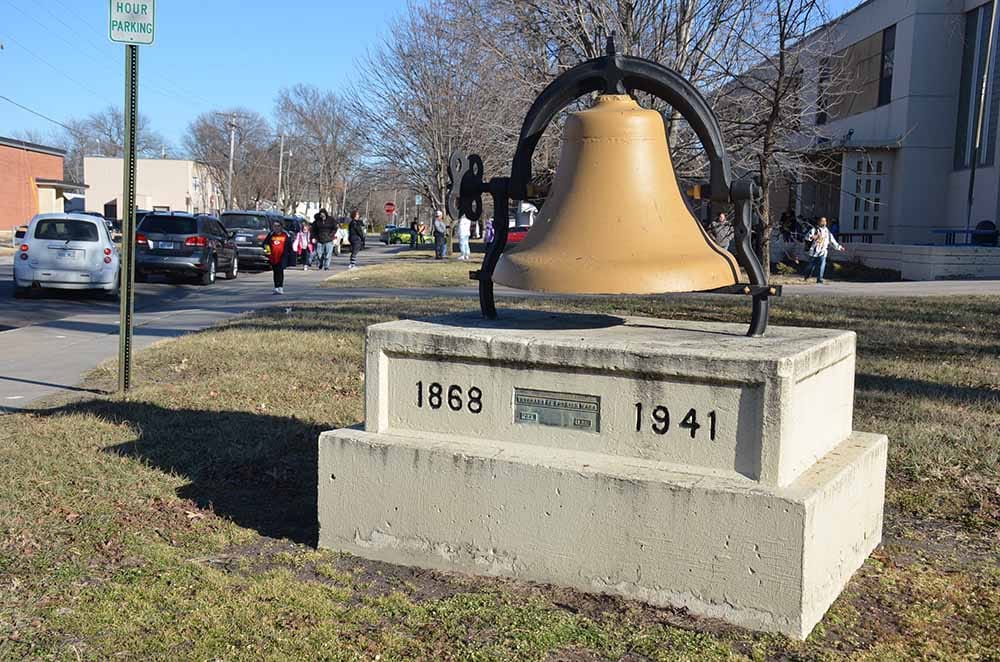 Historic bell to ring in new era - The Iola Register