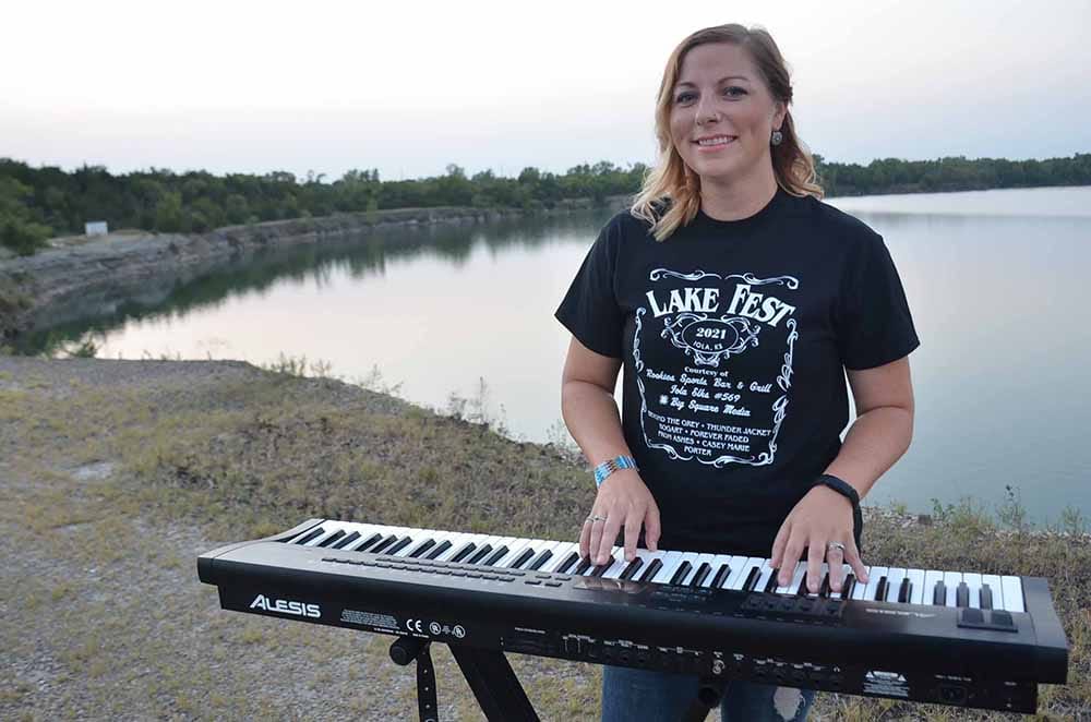 Downtown Music Tour offers performances, contests - The Iola Register