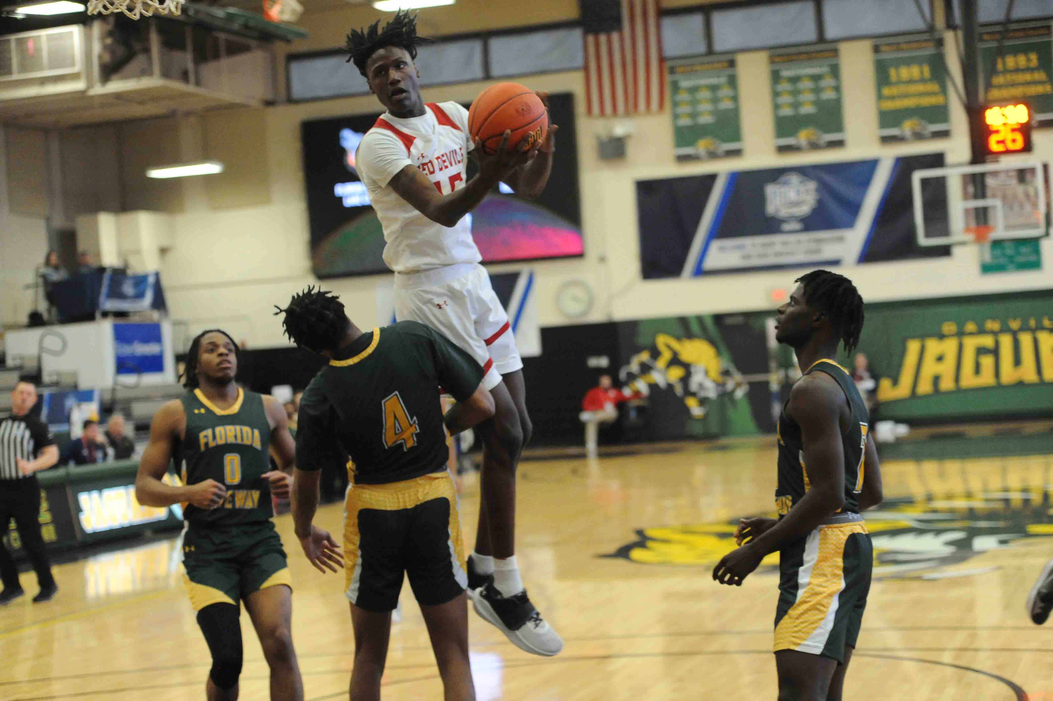 Red Devils stays alive in national tournament by beating Florida ...