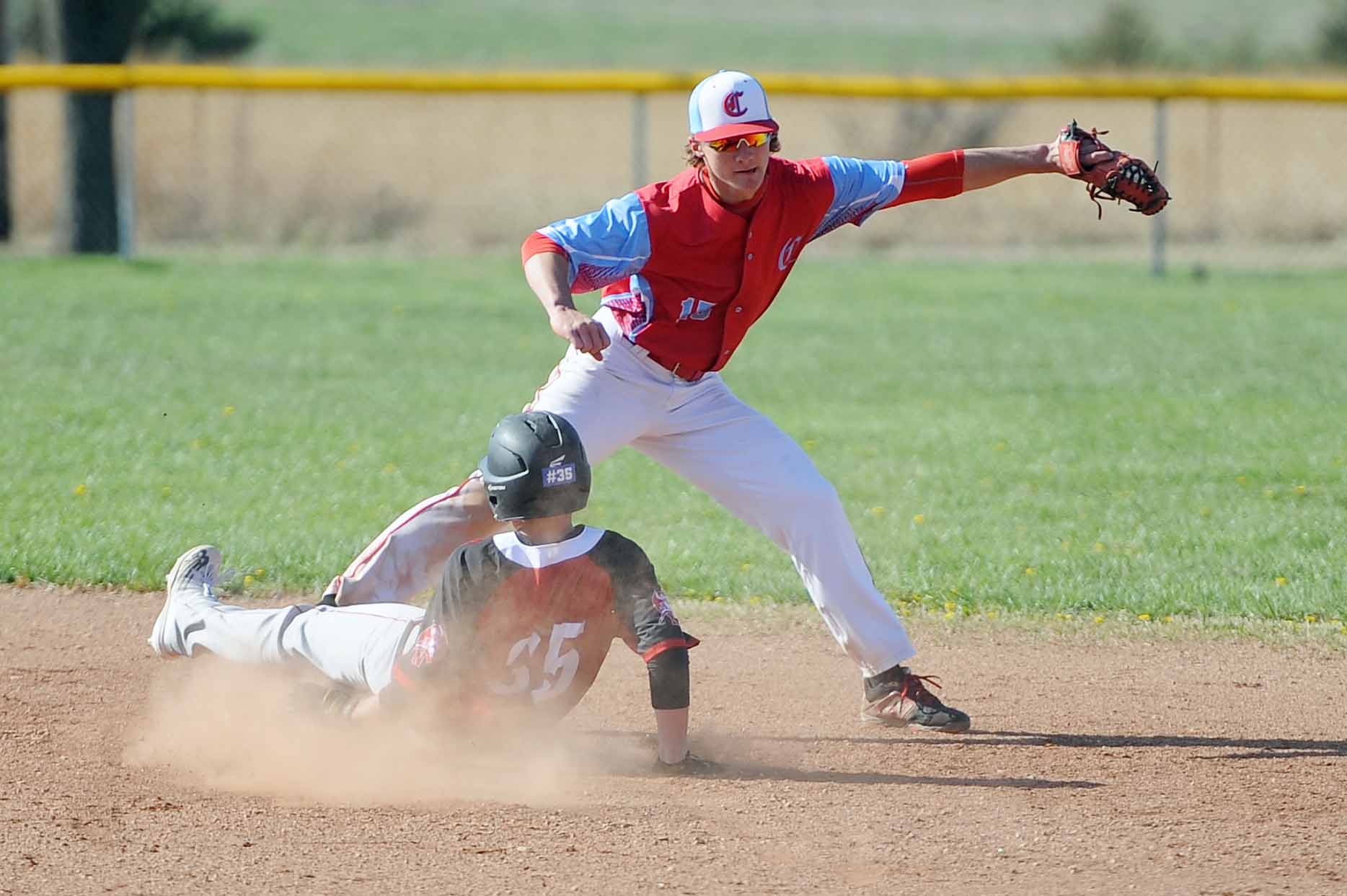 Lancers continue winning ways - The Iola Register