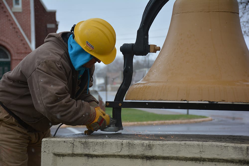 Jefferson Bell Removal Photos - The Iola Register