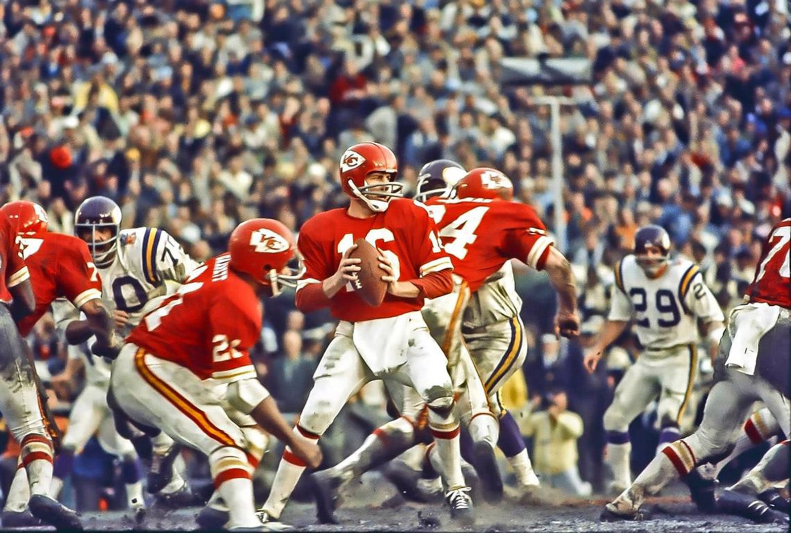 Hall of Fame Chiefs quarterback Len Dawson dies at 87 - The Iola Register