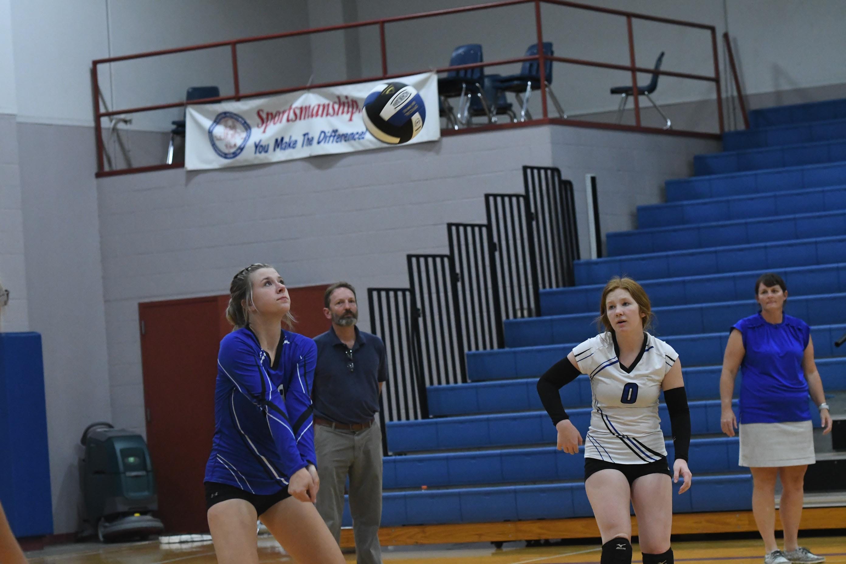 Yates Center hosts midweek meet - The Iola Register