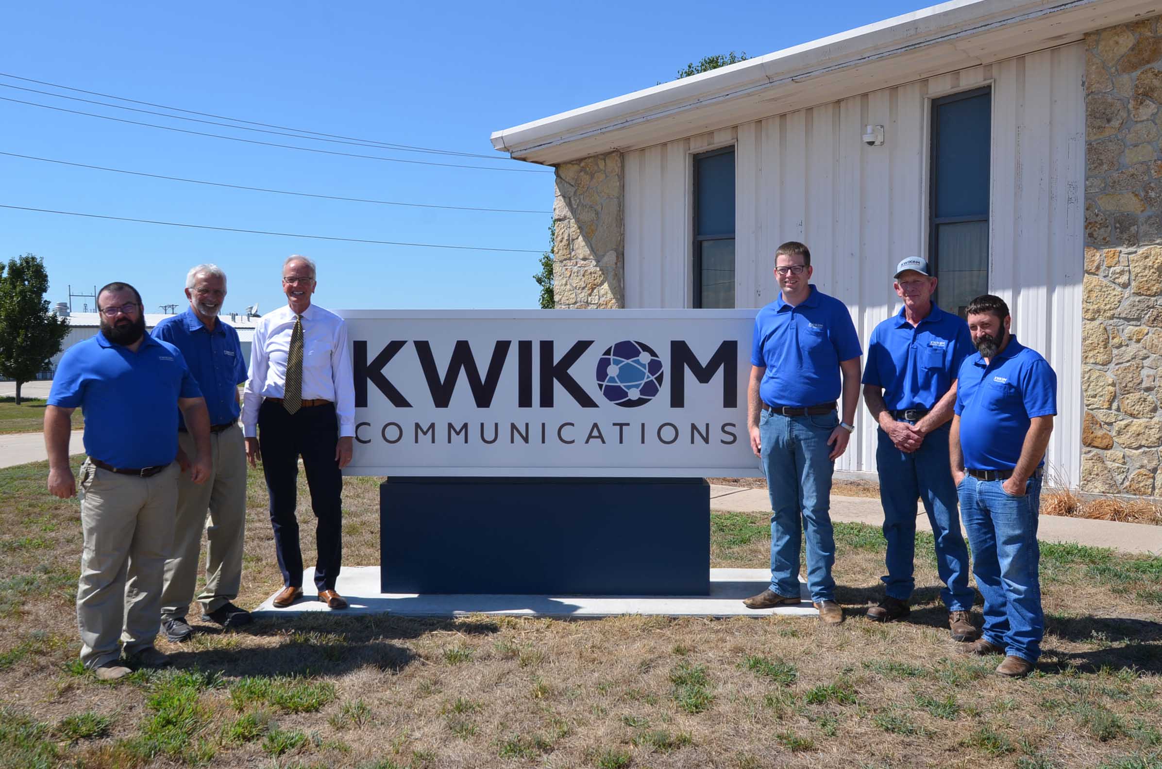 Senator Moran visits KwiKom - The Iola Register