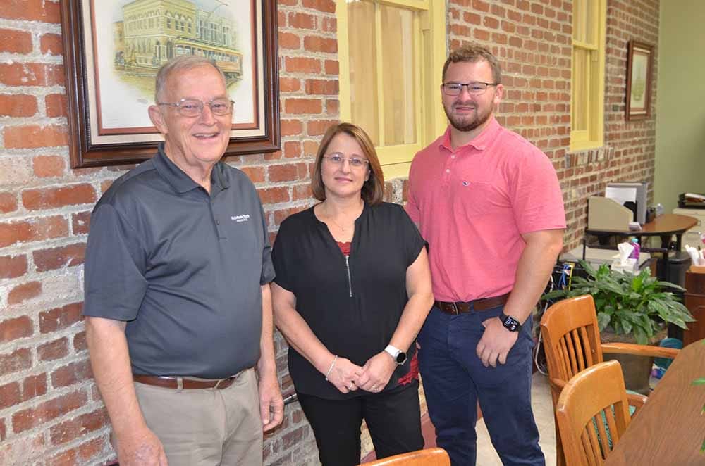 Third generation joins insurance firm - The Iola Register