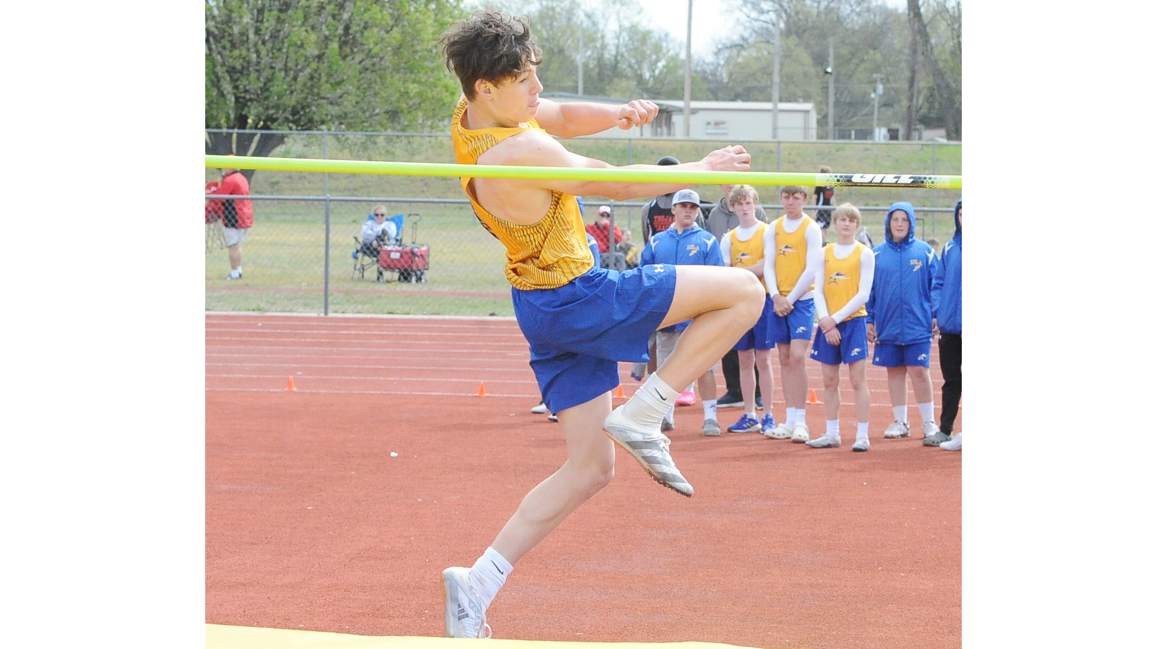 Iola Middle hosts track meet - The Iola Register