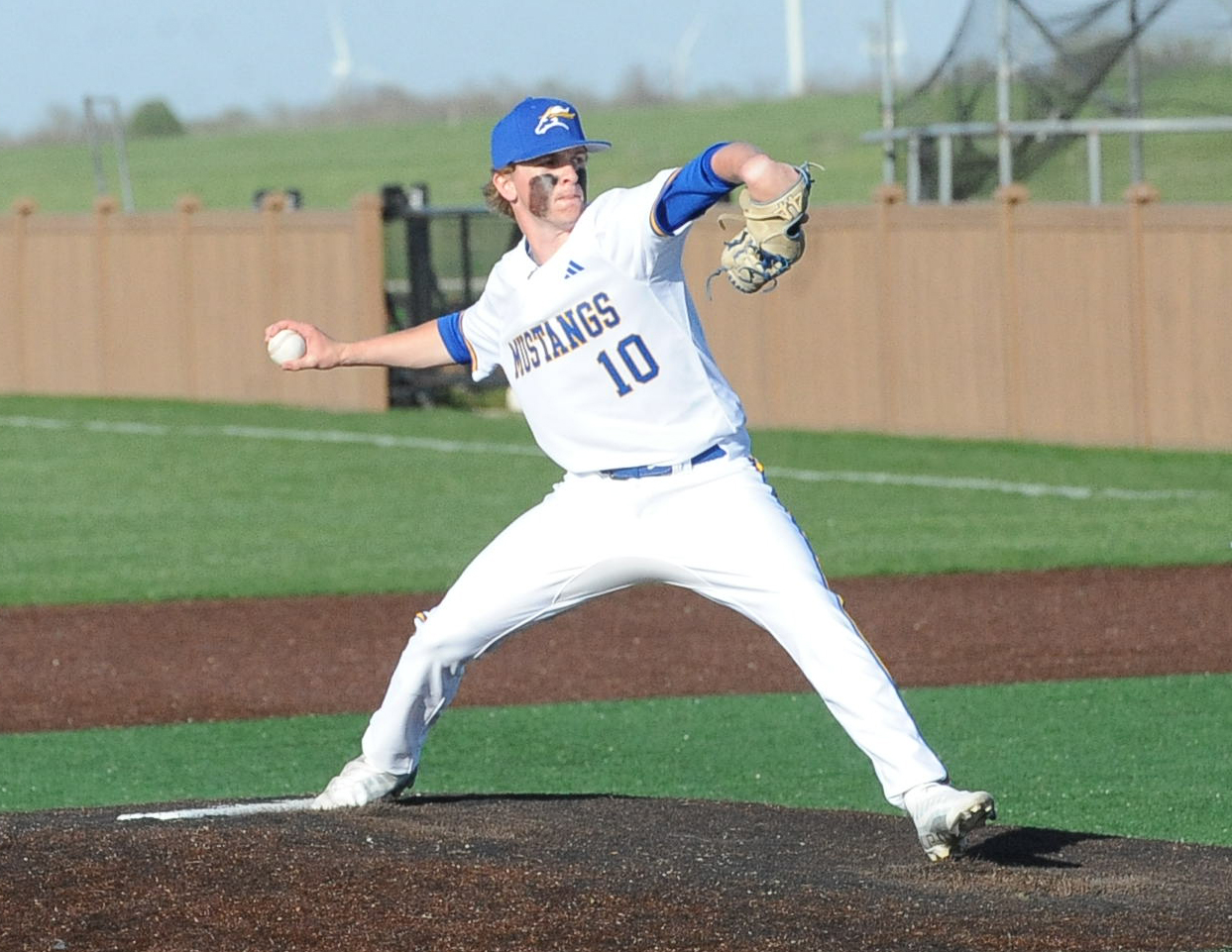 Mustangs barrel past Bulldogs - The Iola Register