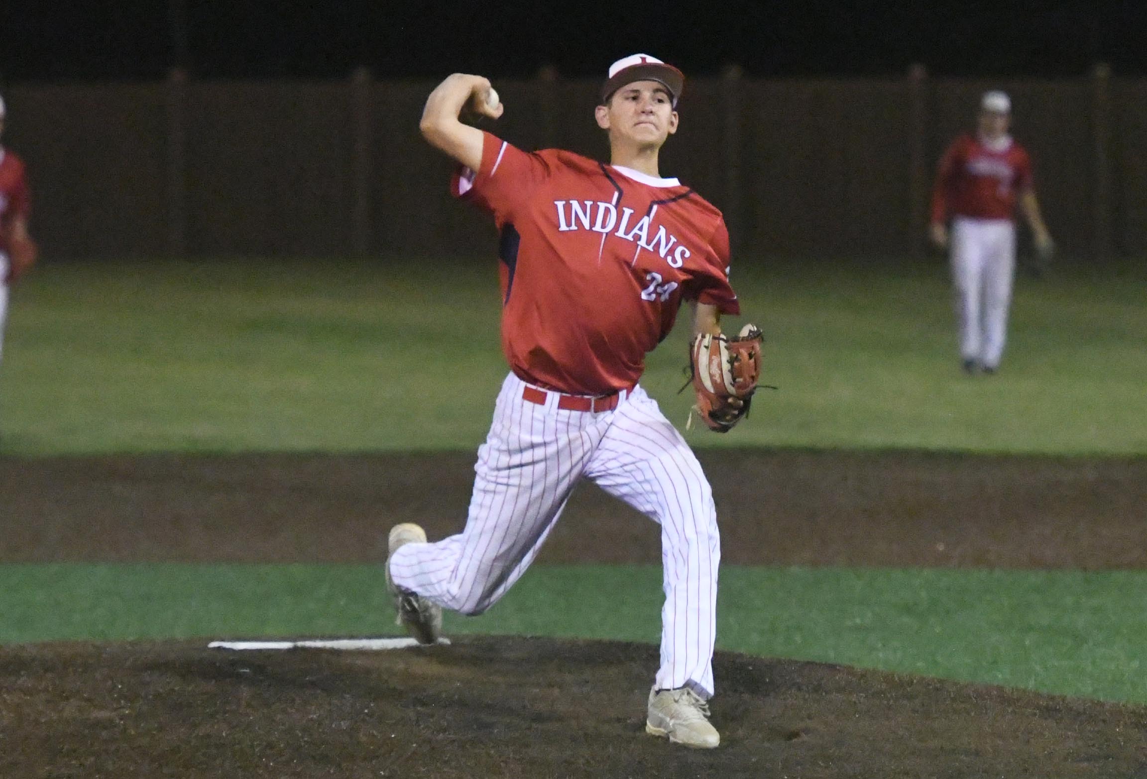 Weir’s walk-off caps Indians sweep - The Iola Register