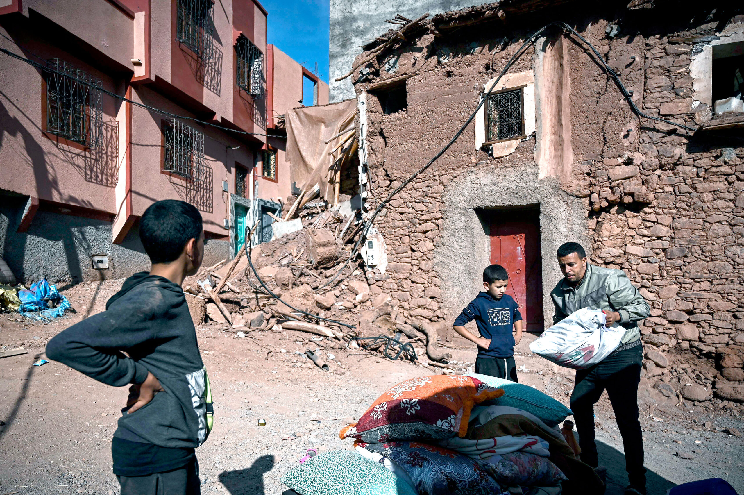 Crews in Morocco help recover bodies - The Iola Register