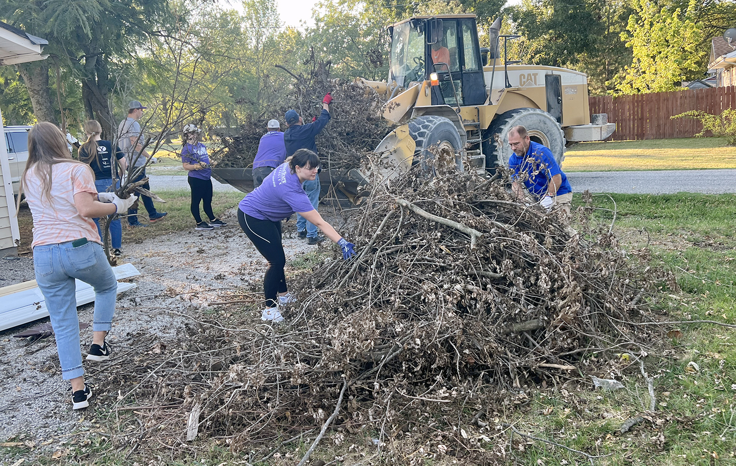 LaHarpe gets ready to clean up - The Iola Register