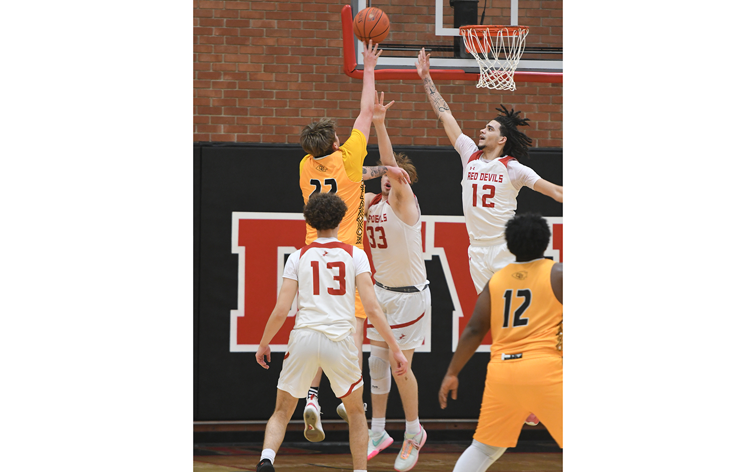 Red Devils fall at Hutch - The Iola Register