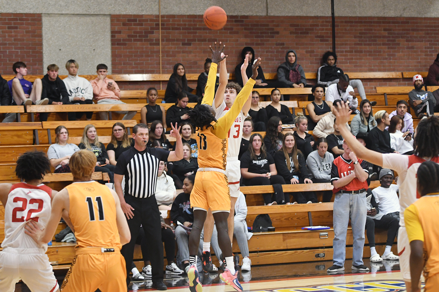 Allen prevails in coach's debut - The Iola Register