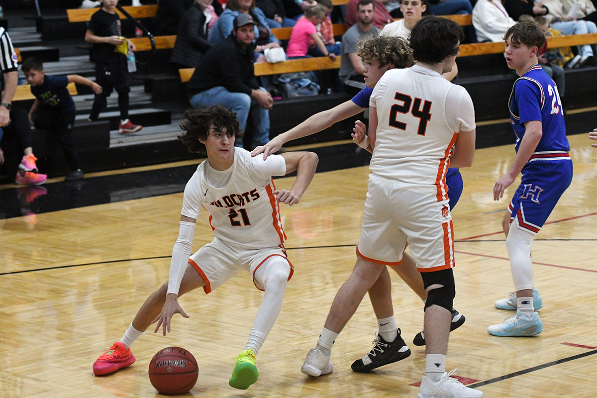 Just out of reach: Wildcat rally comes up short - The Iola Register