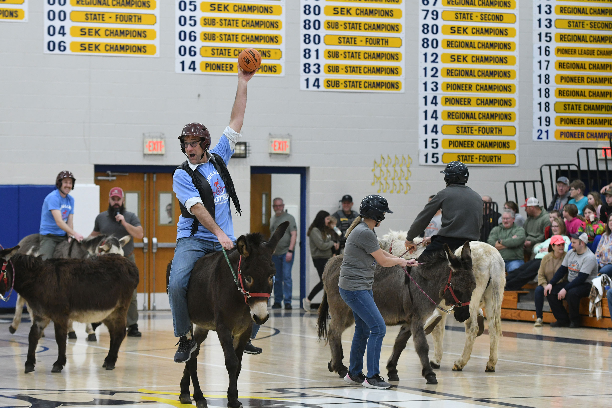 'Stubborn as a mule': Donkey Basketball fundraising tournament a ...