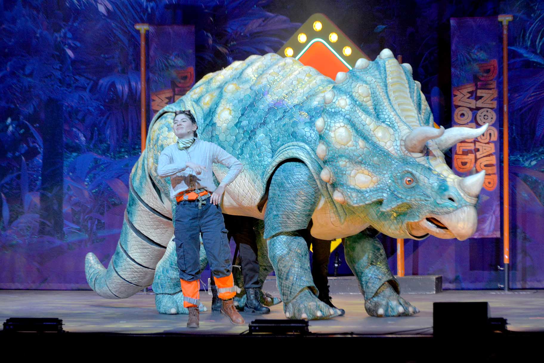 Dinosaurs roar back to life - The Iola Register