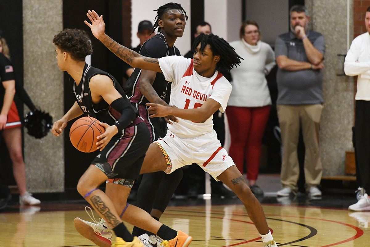 Second-half swoon sinks ACC - The Iola Register