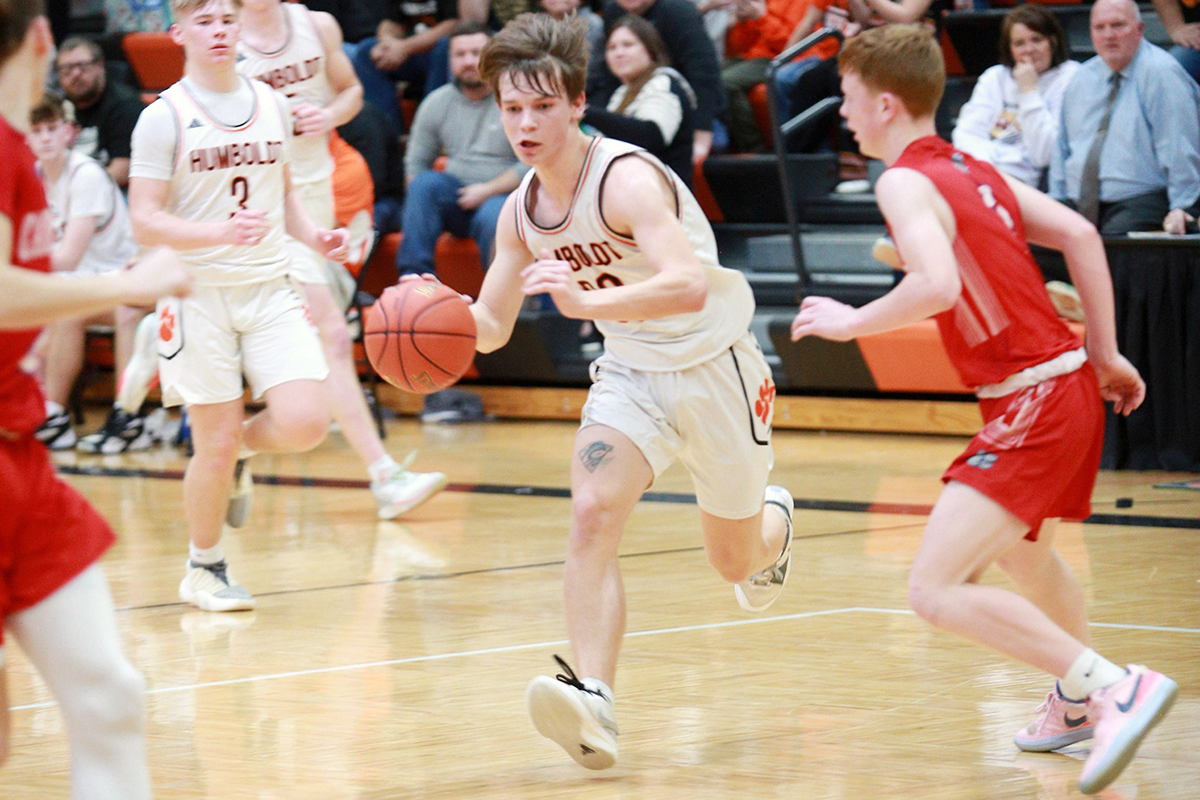 Humboldt extends winning streak - The Iola Register