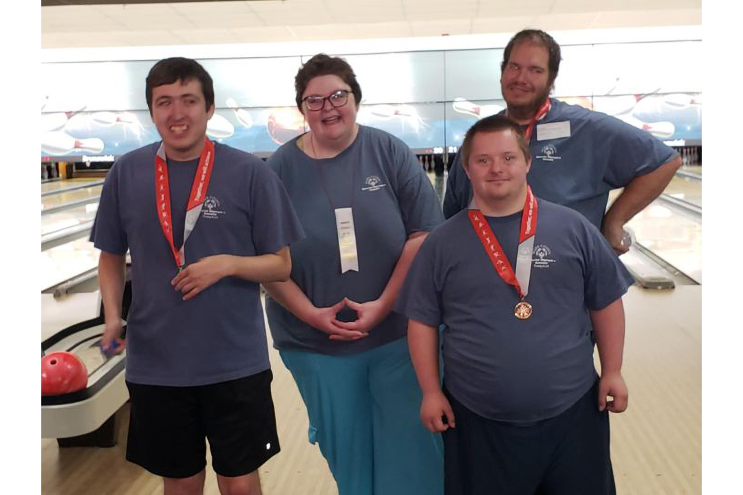 Bowling 'em over - The Iola Register