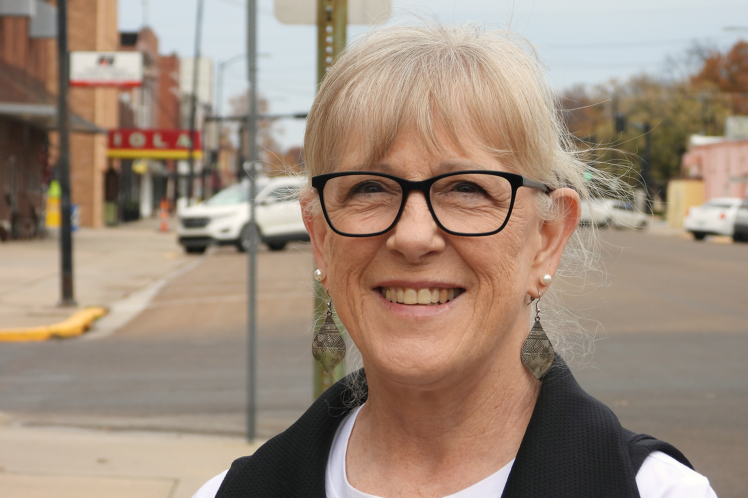 How volunteering opens doors - The Iola Register