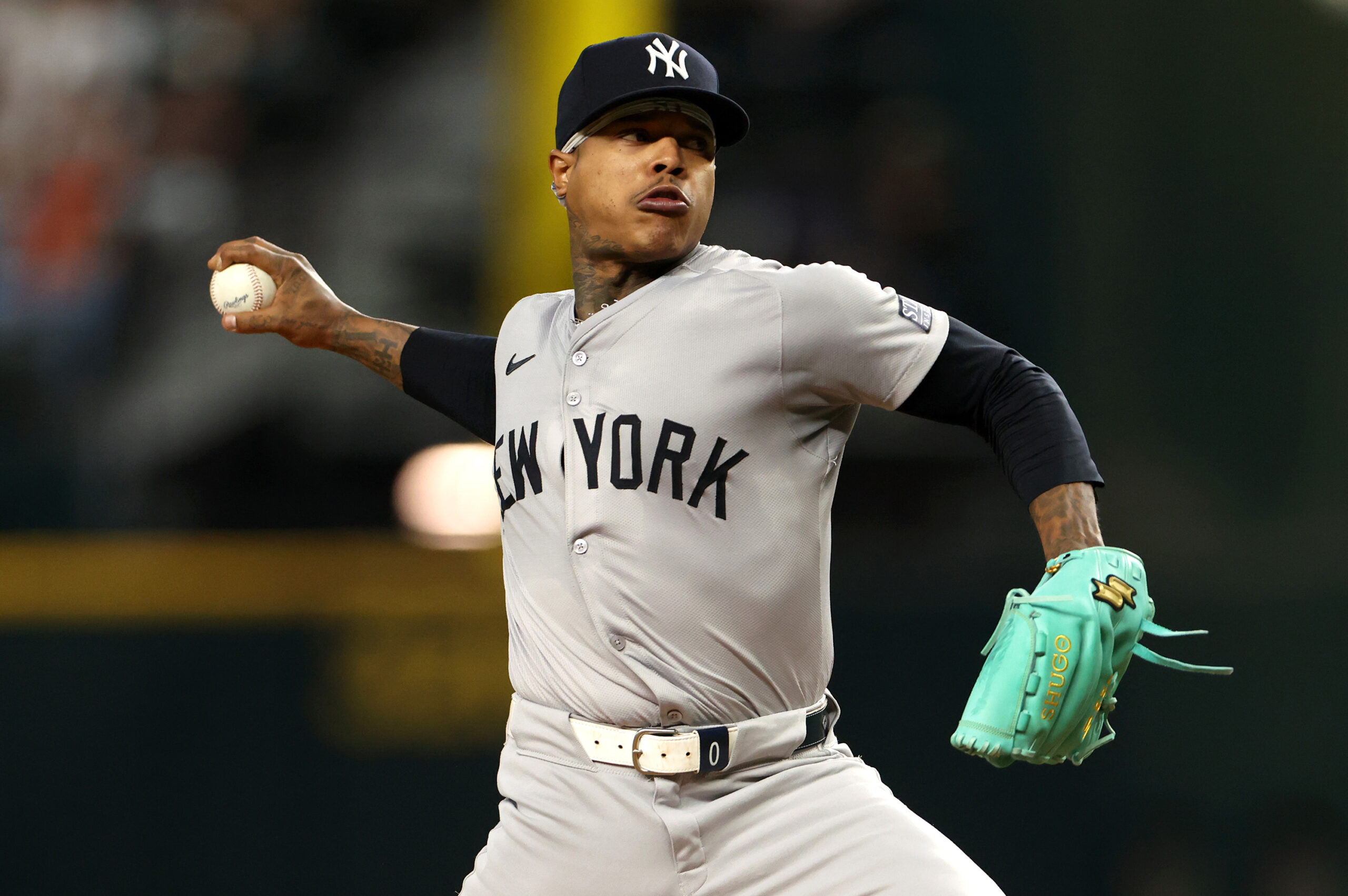 New York Yankees to allow beards - The Iola Register