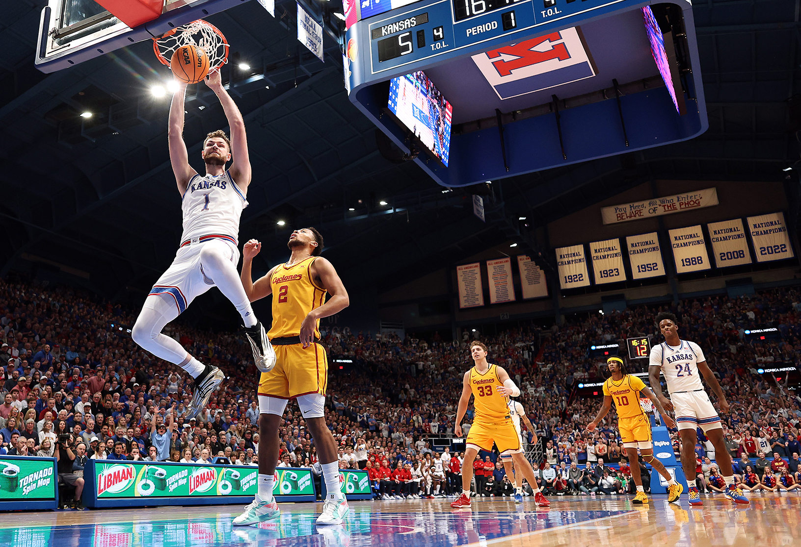 Jayhawks clamp down on Iowa State - The Iola Register