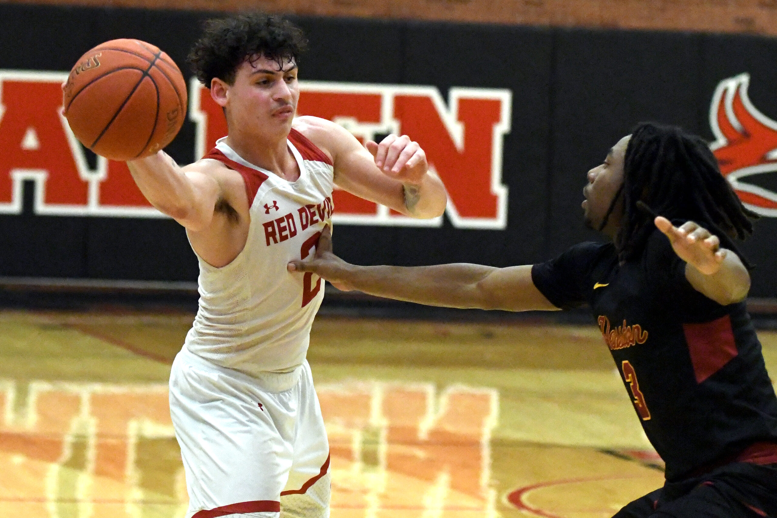 Red Devils defy double-digit deficit for win - The Iola Register