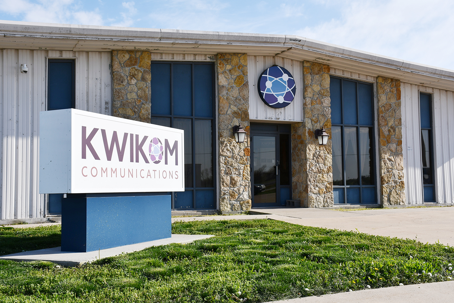 KwiKom announces layoffs - The Iola Register